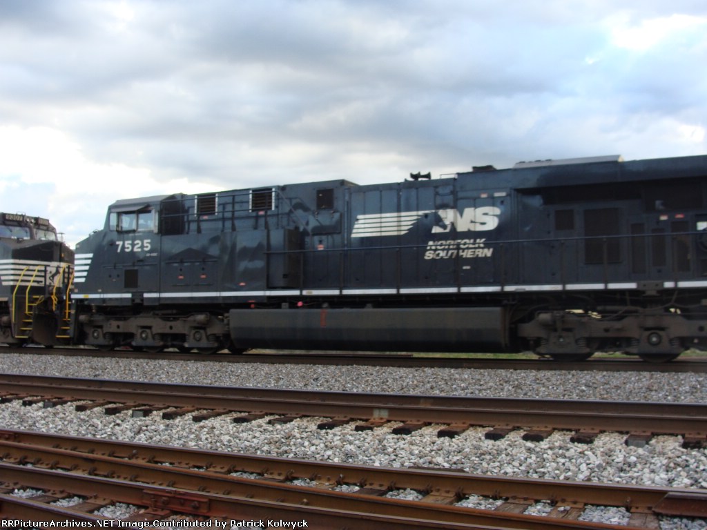 NS 7525
